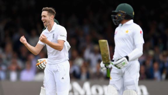 Chris Woakes impresses on opening morning | ESPNcricinfo.com