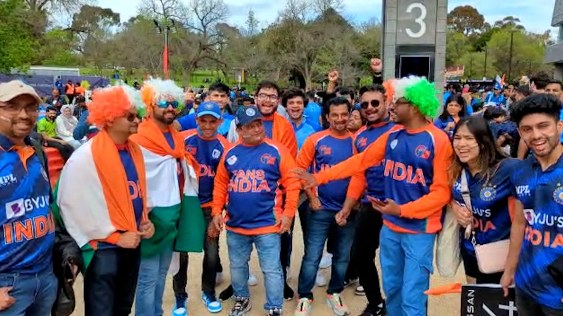 Ind vs Pak - T20 World Cup 2022 - Indian fans start the party at the ...