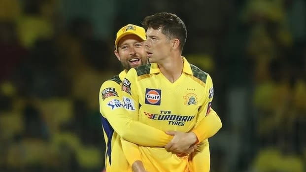 Tom Moody - Mitchell Santner bowling reminds me a lot of Daniel Vettori ...