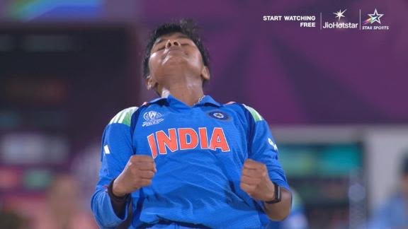 WWC Ind vs SA - Kranti Gaud cleans up Laura Wolvaardt | ESPNcricinfo.com