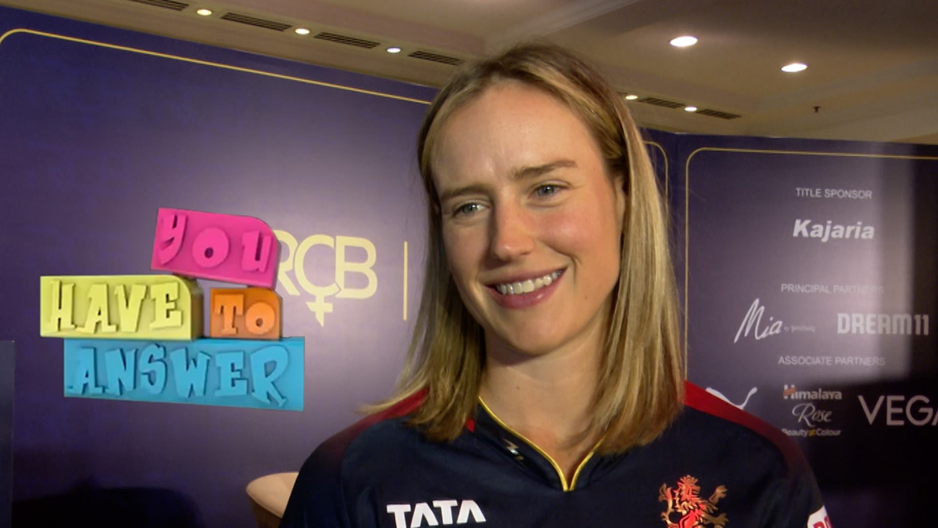 Would Ellyse Perry rather bat with Smriti Mandhana or bowl with Sophie ...