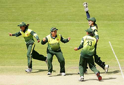 Pakistan celebrate another wicket | ESPNcricinfo.com