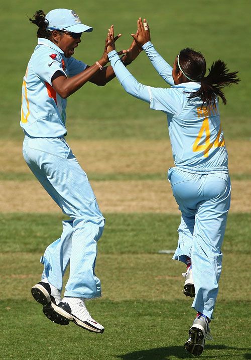 Jhulan Goswami and Amita Sharma celebrate Lisa Sthalekar's wicket ...