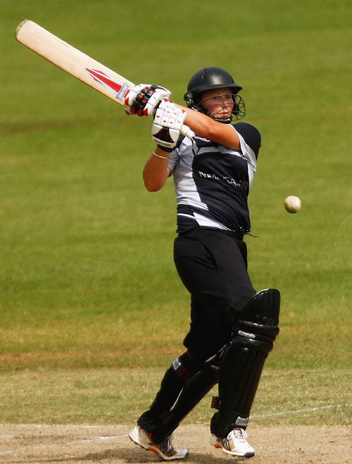Aimee Mason pulls | ESPNcricinfo.com