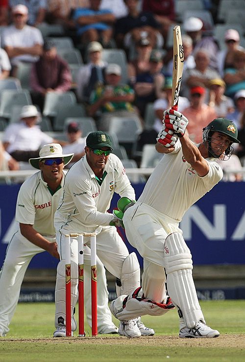 Mitchell Johnson lofts over the top during his 35 | ESPNcricinfo.com