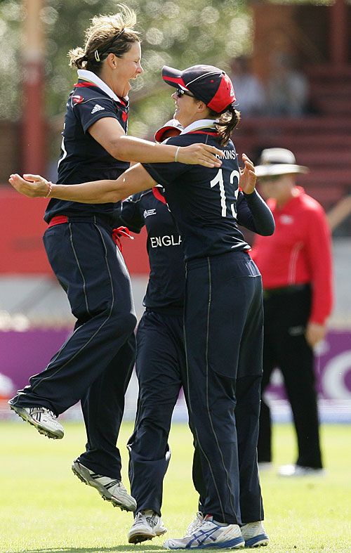 Nicky Shaw celebrates a wicket | ESPNcricinfo.com