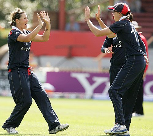Nicky Shaw took two in two balls | ESPNcricinfo.com