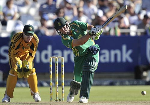 AB de Villiers swings on the leg side | ESPNcricinfo.com