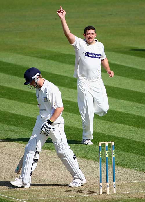 Tim Bresnan has Mark Stoneman caught behind for 2 early on ...