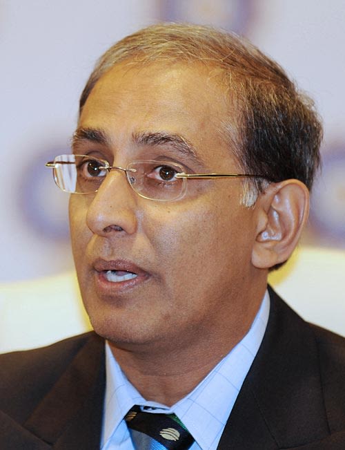 Haroon Lorgat at a press conference after a World Cup meeting ...