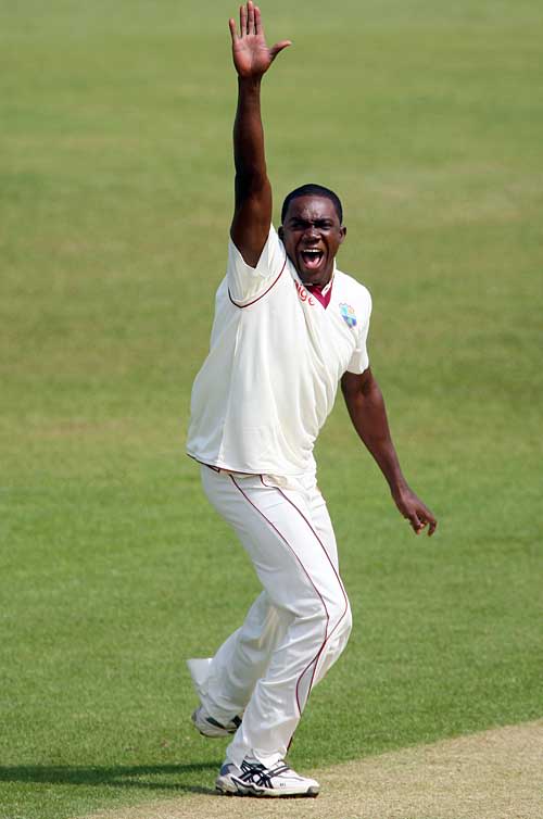Jerome Taylor produced an impressive new-ball burst | ESPNcricinfo.com
