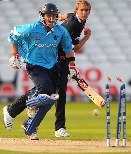 Neil McCallum is run out by Stuart Broad | ESPNcricinfo.com