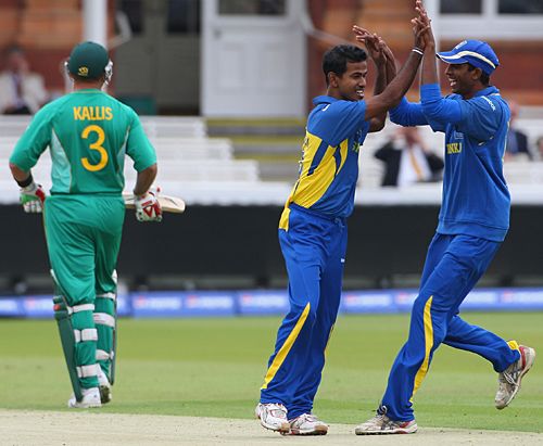 Nuwan Kulasekara gets the congratulations after sending back Jacques Kallis | ESPNcricinfo.com