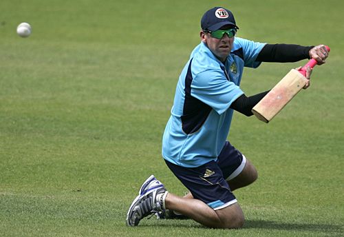 Tim Nielsen gives some catching practice | ESPNcricinfo.com