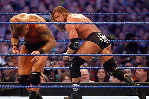 Triple H and Randy Orton fight in Wrestlemania | ESPNcricinfo.com