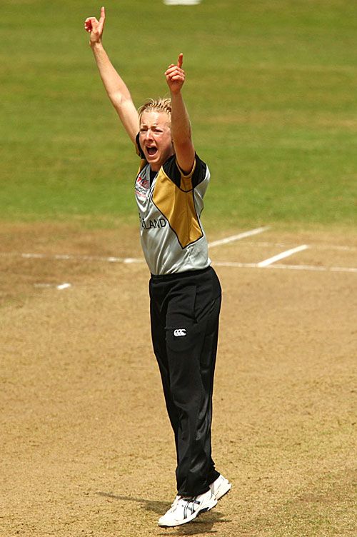 Sian Ruck successfully appeals for the wicket of Shandre Fritz ...