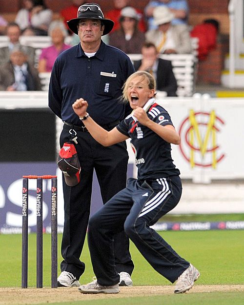 Laura Marsh celebrates the early wicket of Lisa Sthalekar ...