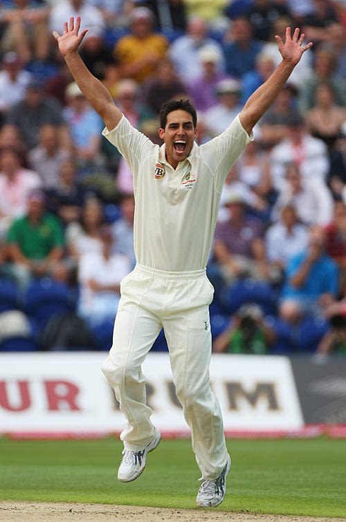 Mitchell Johnson celebrates Andrew Strauss' wicket | ESPNcricinfo.com