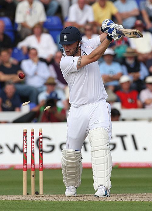 Andrew Flintoff chops on for 37 | ESPNcricinfo.com