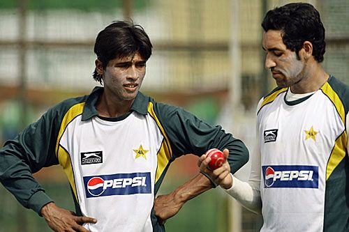 Mohammad Aamer and Umar Gul take the new ball...at the nets | ESPNcricinfo.com