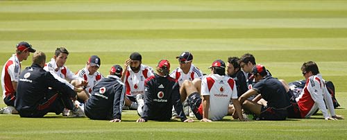 England players in a meeting | ESPNcricinfo.com