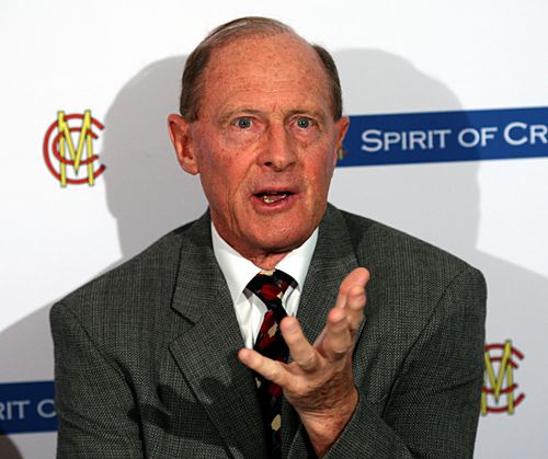 Geoff Boycott makes a point | ESPNcricinfo.com