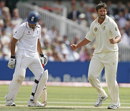 Ben Hilfenhaus celebrates Ravi Ropara's wicket | ESPNcricinfo.com