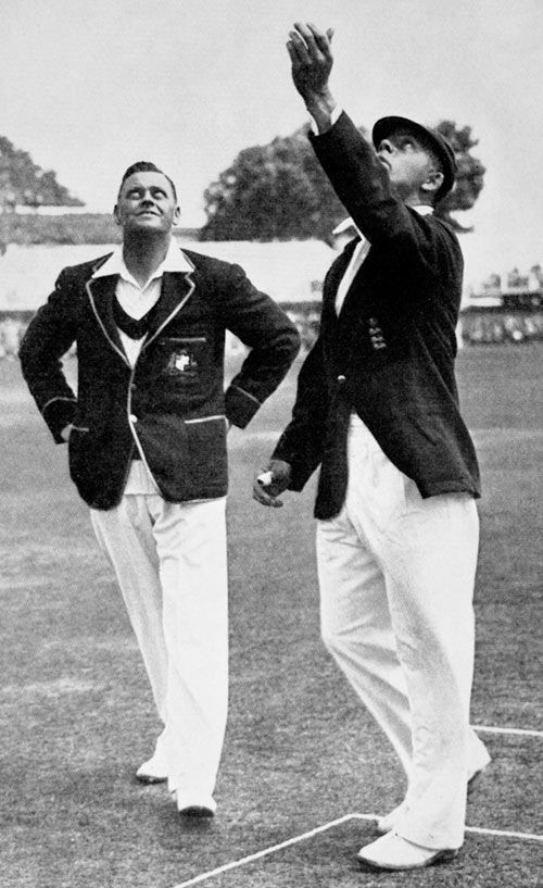 Bob Wyatt tosses and Bill Woodfull calls | ESPNcricinfo.com