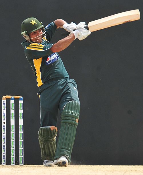 A short-arm-jab from Kamran Akmal fetches four | ESPNcricinfo.com