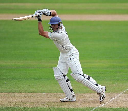 Michael Lumb guides one through the off side | ESPNcricinfo.com
