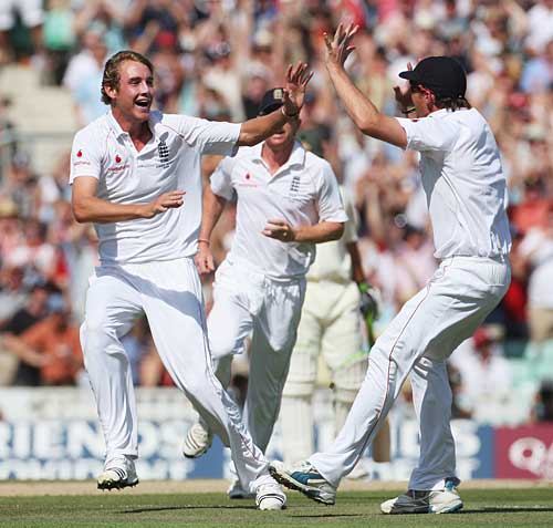 Stuart Broad celebrates his early success | ESPNcricinfo.com