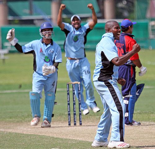 James Moses picked up 4 for 28 | ESPNcricinfo.com