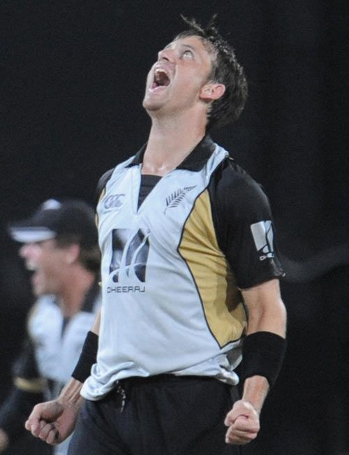 Shane Bond was accurate and hostile in both his spells | ESPNcricinfo.com