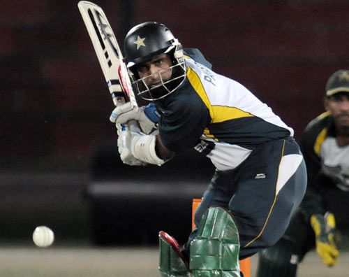 Mohammad Yousuf is all concentration during a training camp | ESPNcricinfo.com