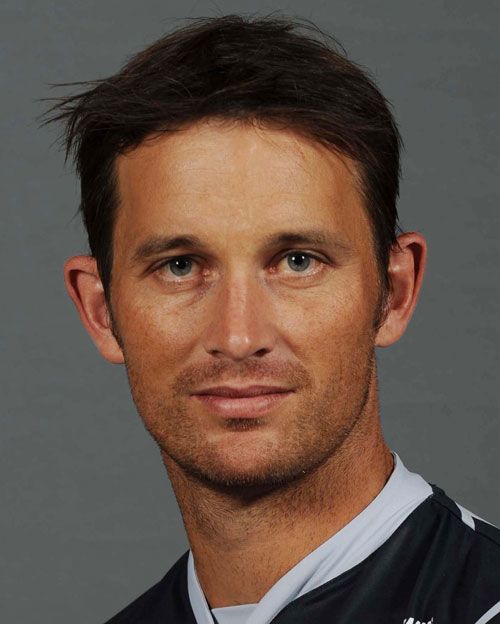 Shane Bond, player portrait | ESPNcricinfo.com