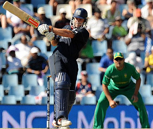 Andrew Strauss pulls through midwicket | ESPNcricinfo.com