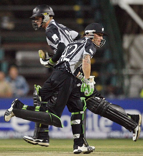 Brendon McCullum and Martin Guptill steal a single | ESPNcricinfo.com