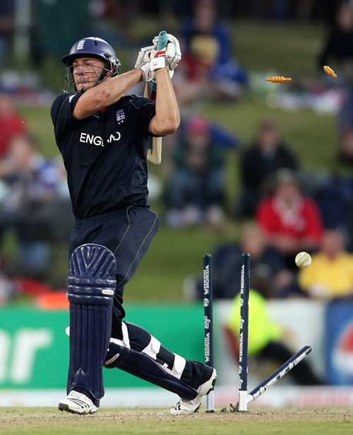 Tim Bresnan eventually swings and misses, but not before making 80 ...