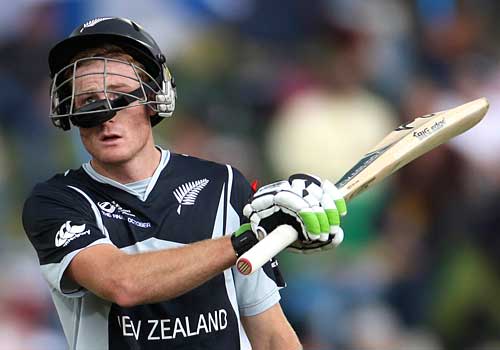 Martin Guptill shows his frustration after falling for 40 ...