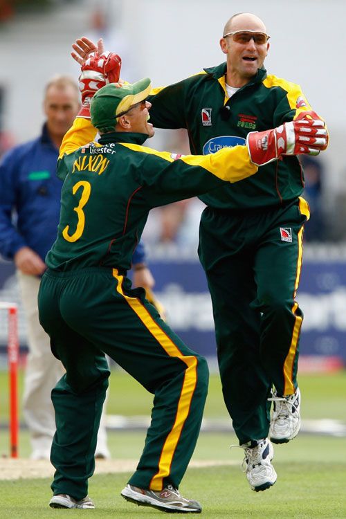 Paul Nixon and Jeremy Snape celebrate a wicket | ESPNcricinfo.com Paul Nixon and Jeremy Snape celebrate a wicket | ESPNcricinfo.com
