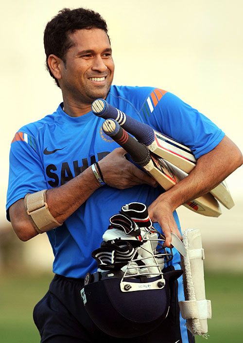 Sachin Tendulkar heads out for a nets session | ESPNcricinfo.com
