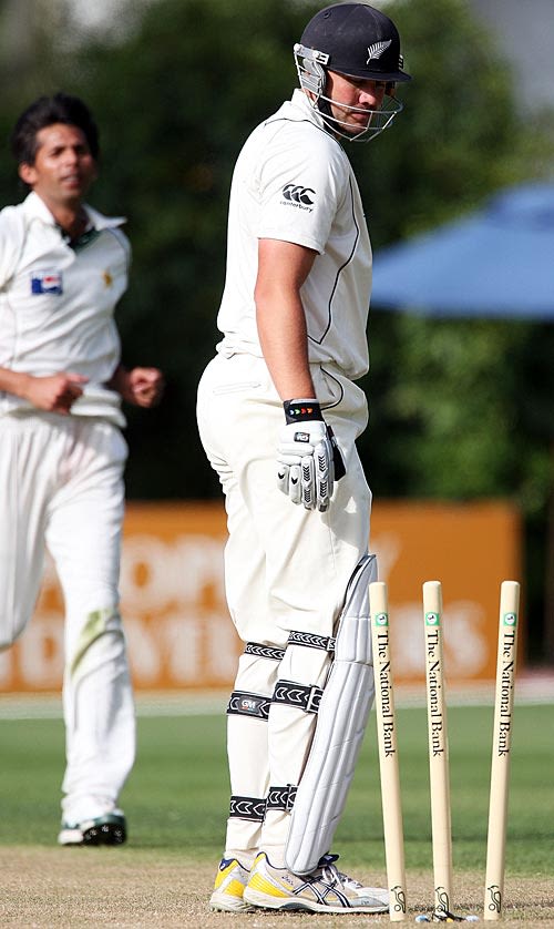 Peter Fulton was bowled by Mohammed Asif | ESPNcricinfo.com
