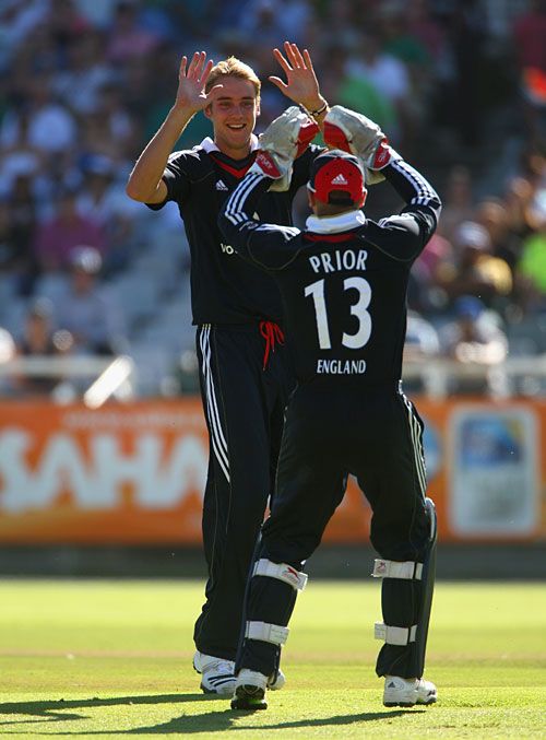 Stuart Broad and Matt Prior celebrate after Hashim Amla feathered a ...