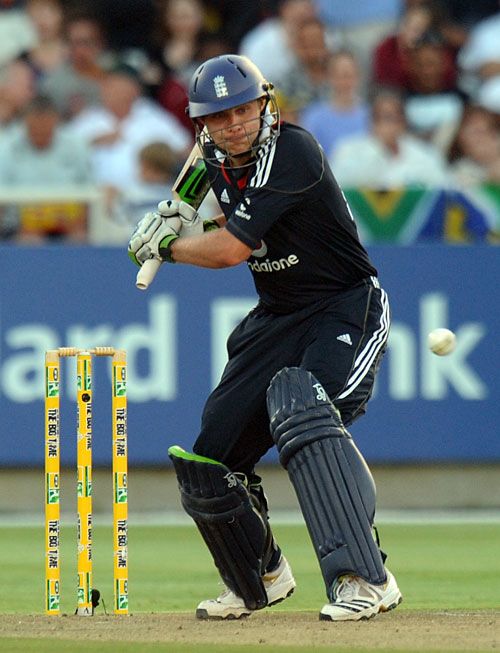 Luke Wright was promoted to open the batting and after a short flurry ...