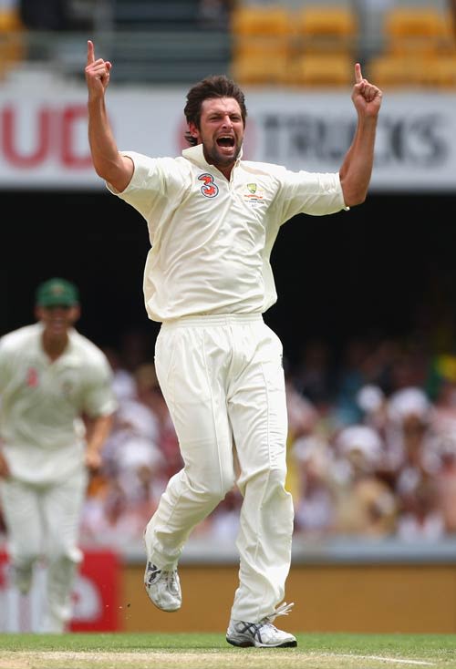 Ben Hilfenhaus celebrates the wicket of Chris Gayle | ESPNcricinfo.com