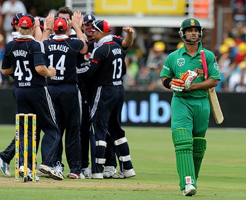 JP Duminy joins the procession as South Africa collapse at Port ...