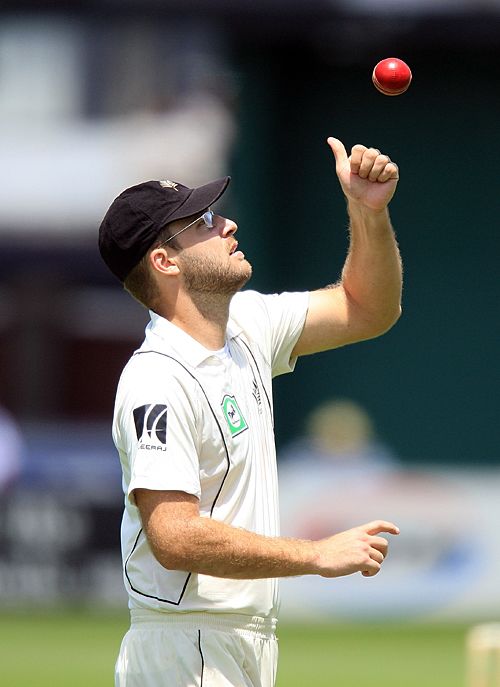 Daniel Vettori willing to play despite shoulder pain | ESPNcricinfo