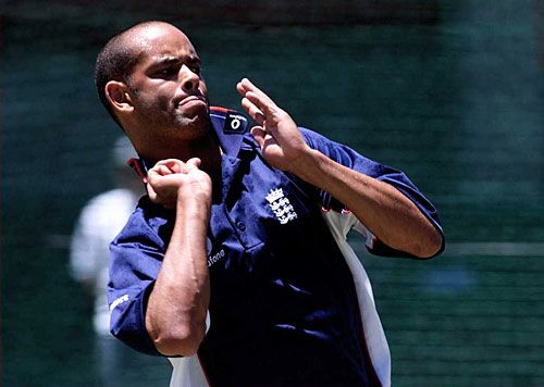 Dean Headley bowls in the nets | ESPNcricinfo.com