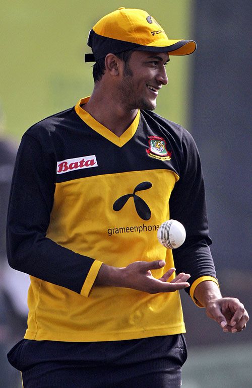 Shakib Al Hasan gears up to have a bowl | ESPNcricinfo.com