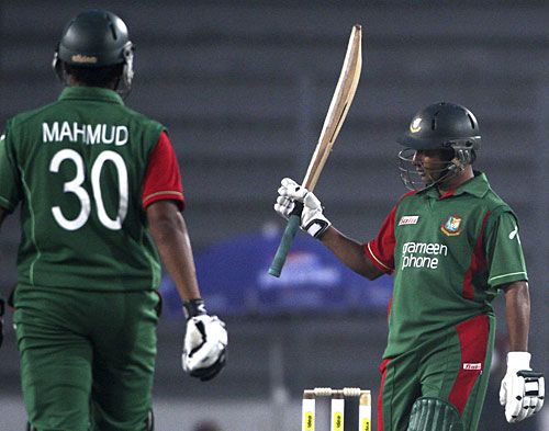 Mohammad Ashraful brings up his half-century | ESPNcricinfo.com